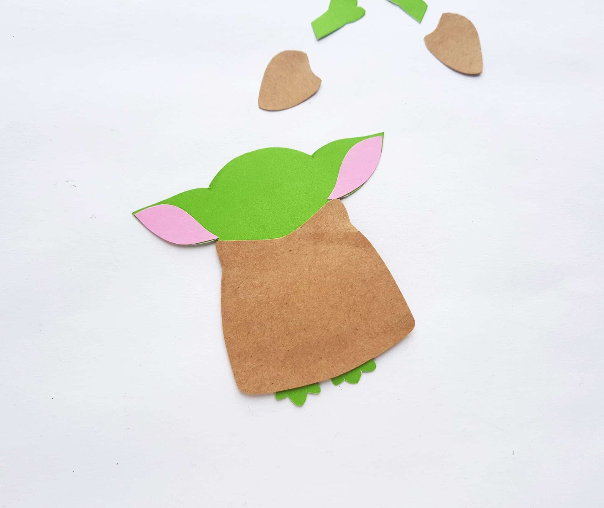 Super Simple Baby Yoda Papercraft Template (FREE Download)